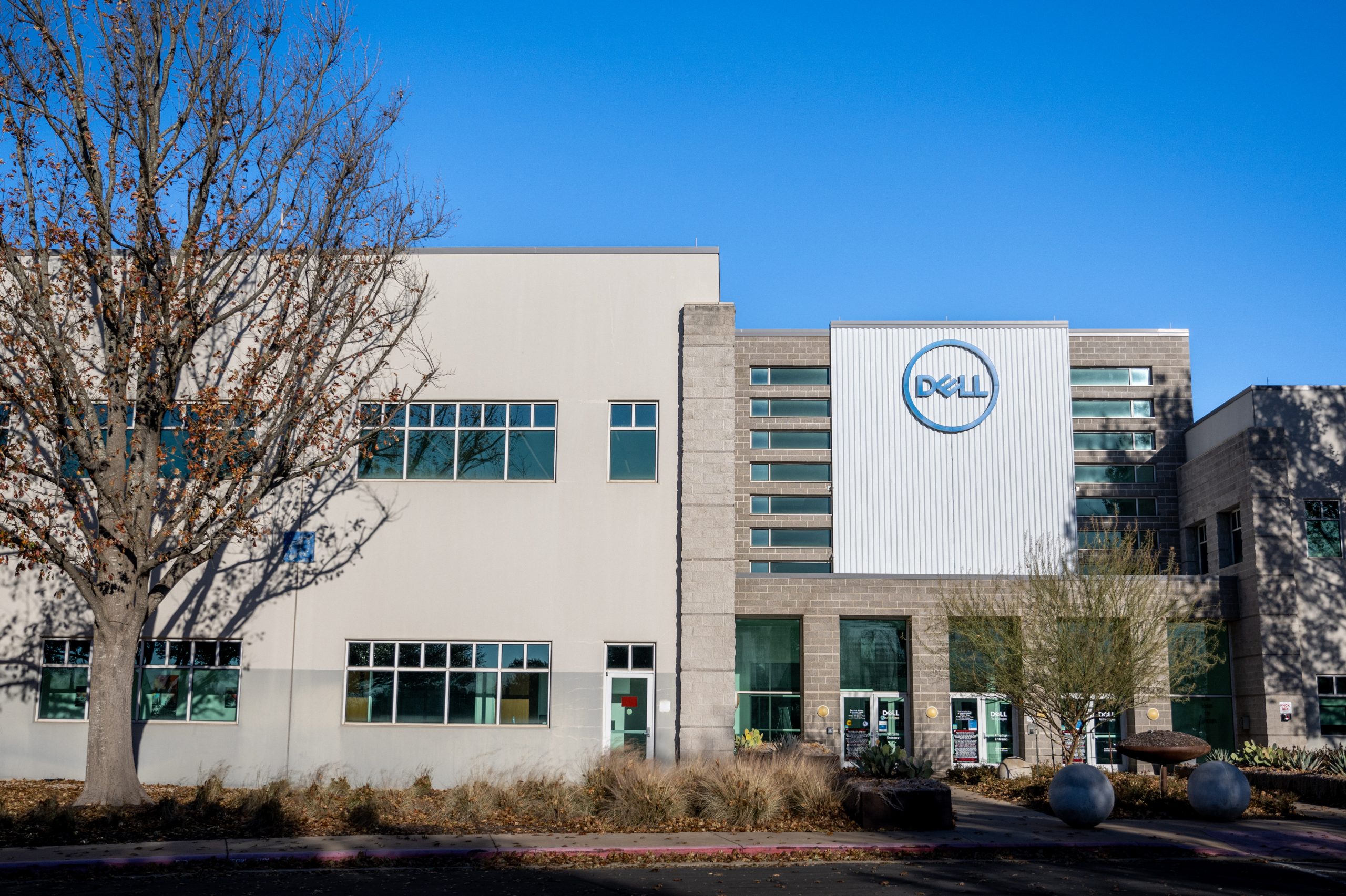 Chaos Ensues as Dell Abruptly Orders Thousands Back to Office in Texas ...